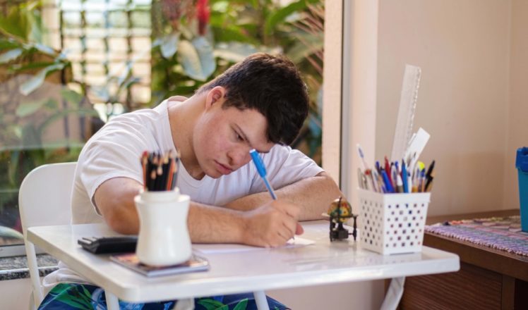 Finding and Keeping a Job - LiveBetter